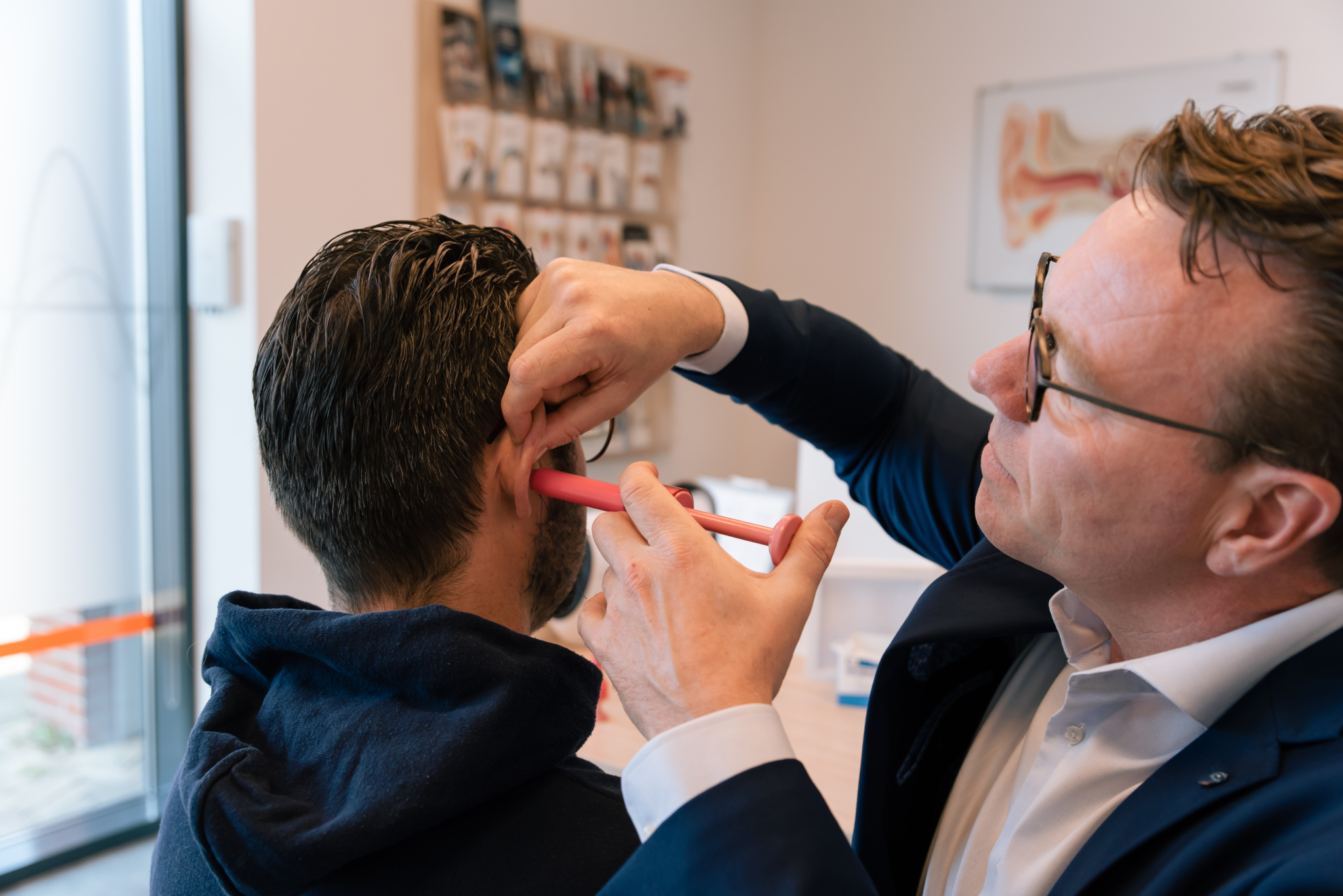 De audicien aan huis - rutgerhoortechniek.nl